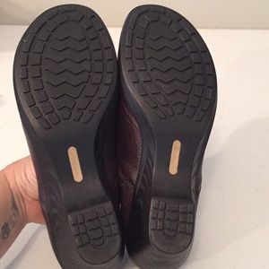 Softspots | Shoes | Soft Spots Clogs Nwot | Poshmark